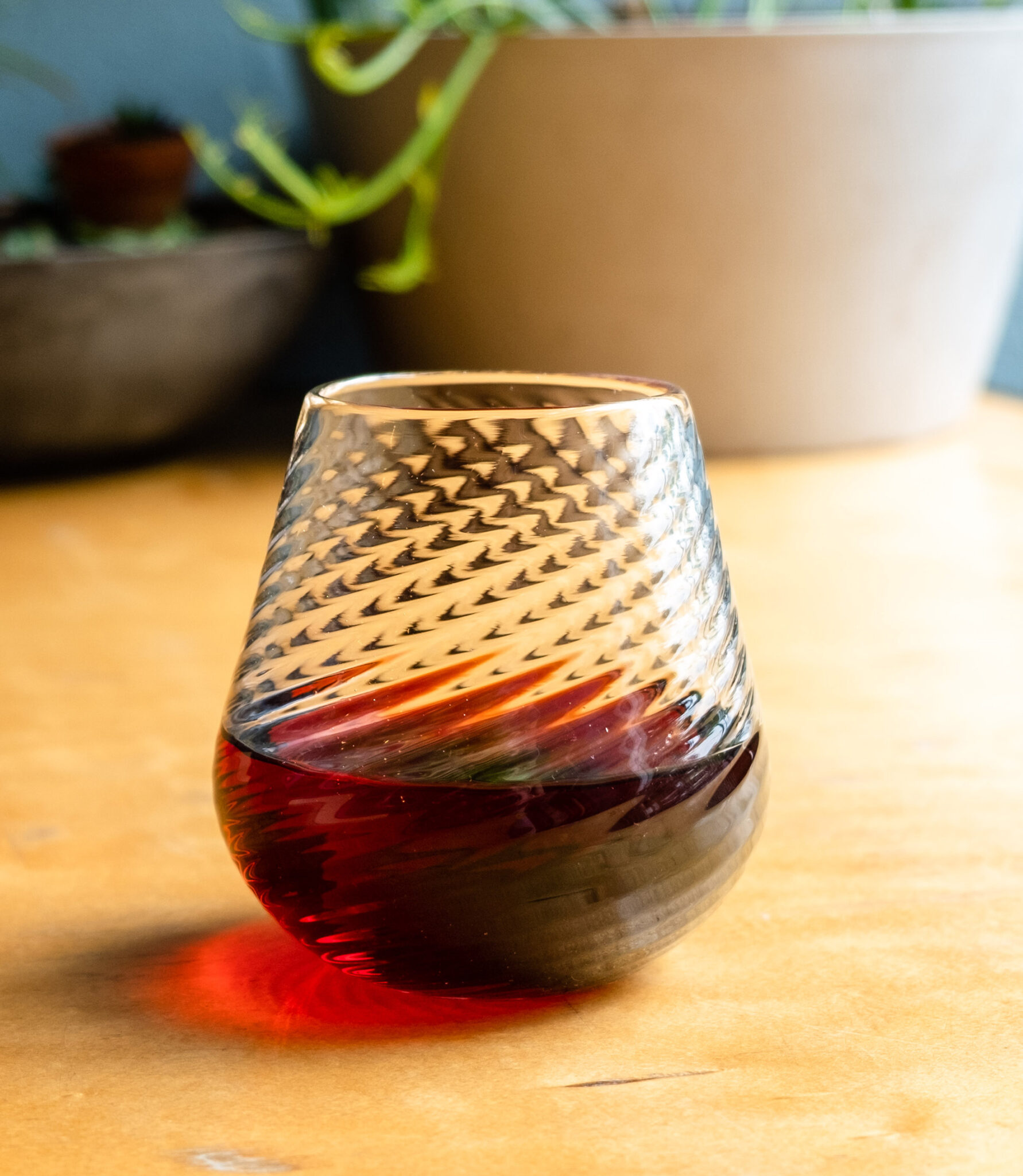 Saunter Red – Pretentious Glass Co.